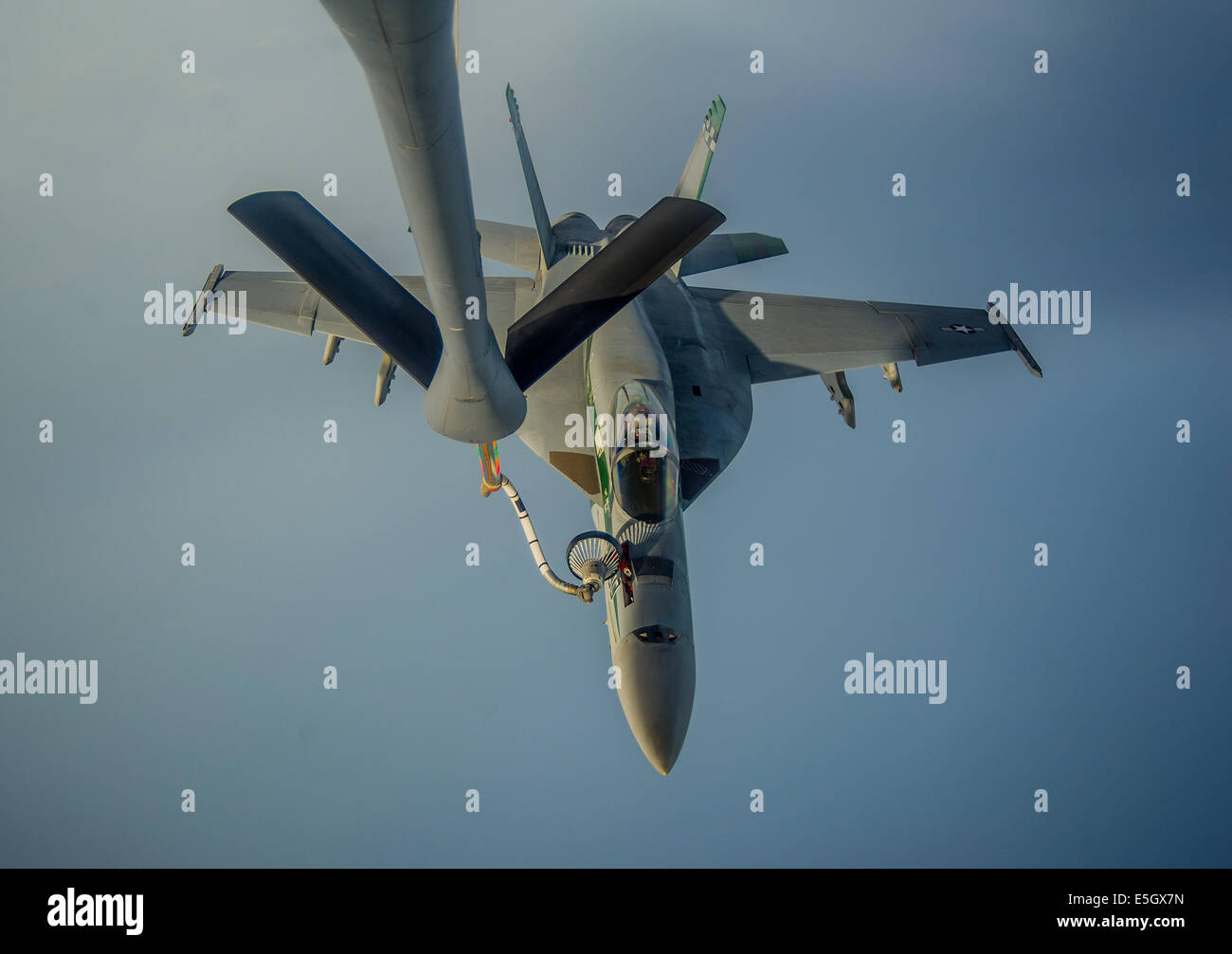A U.S. Navy F/A-18E Super Hornet aircraft with Strike Fighter Squadron ...