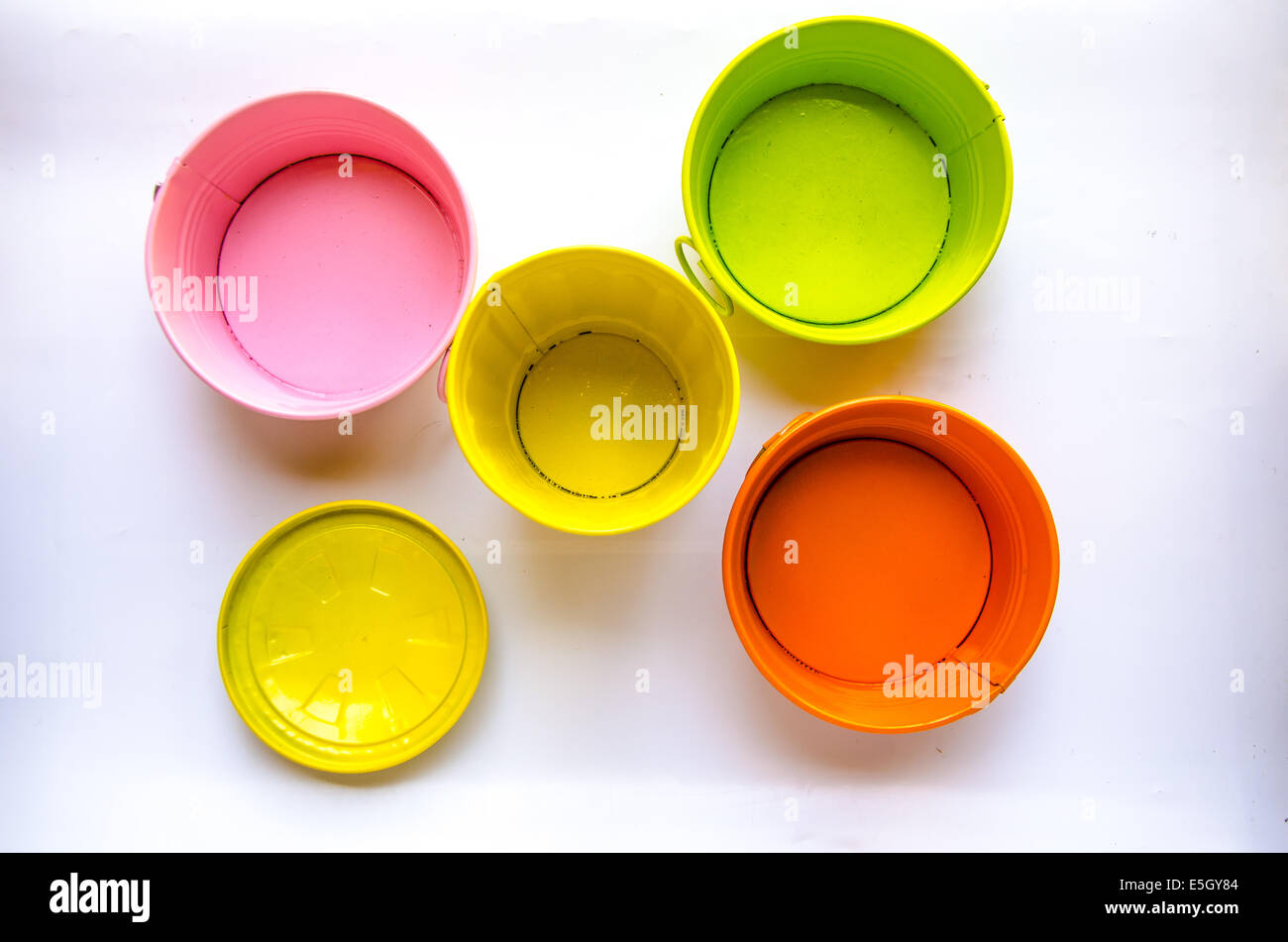 Metal recycle bin hi-res stock photography and images - Alamy