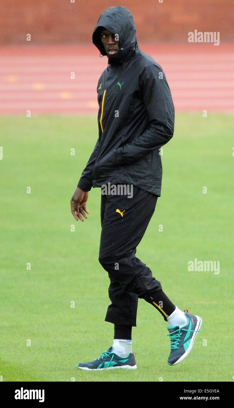 USAIN BOLT AT PRACTICE TRACK JAMAICA HAMPDEN PARK GLASGOW SCOTLAND 31 ...
