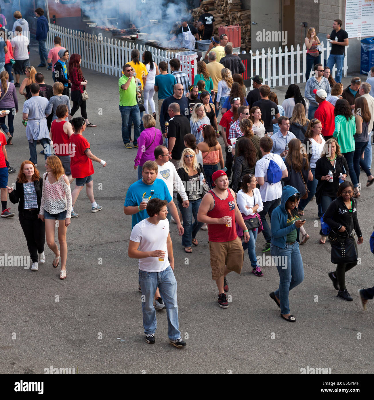 People enjoying Summerfest in Milwaukee, Wisconsin, USA Stock Photo - Alamy