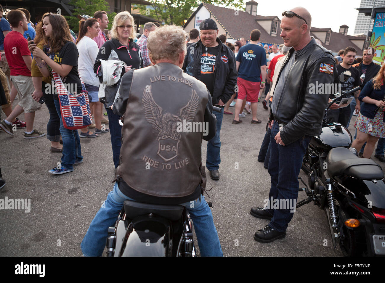 People enjoying Summerfest in Milwaukee, Wisconsin, USA Stock Photo - Alamy