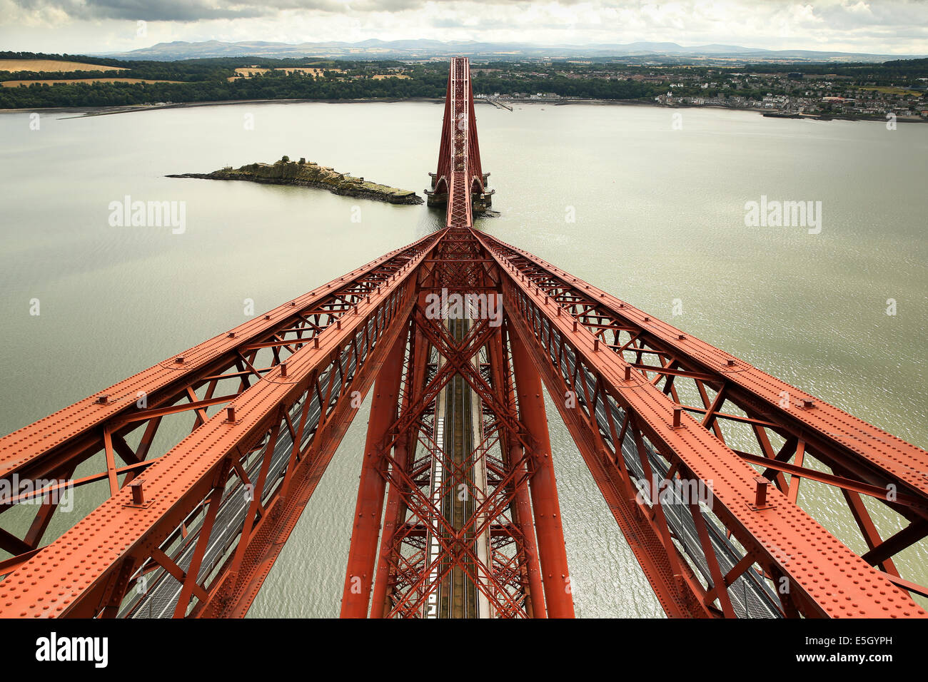 Forth bridge view hi-res stock photography and images - Alamy