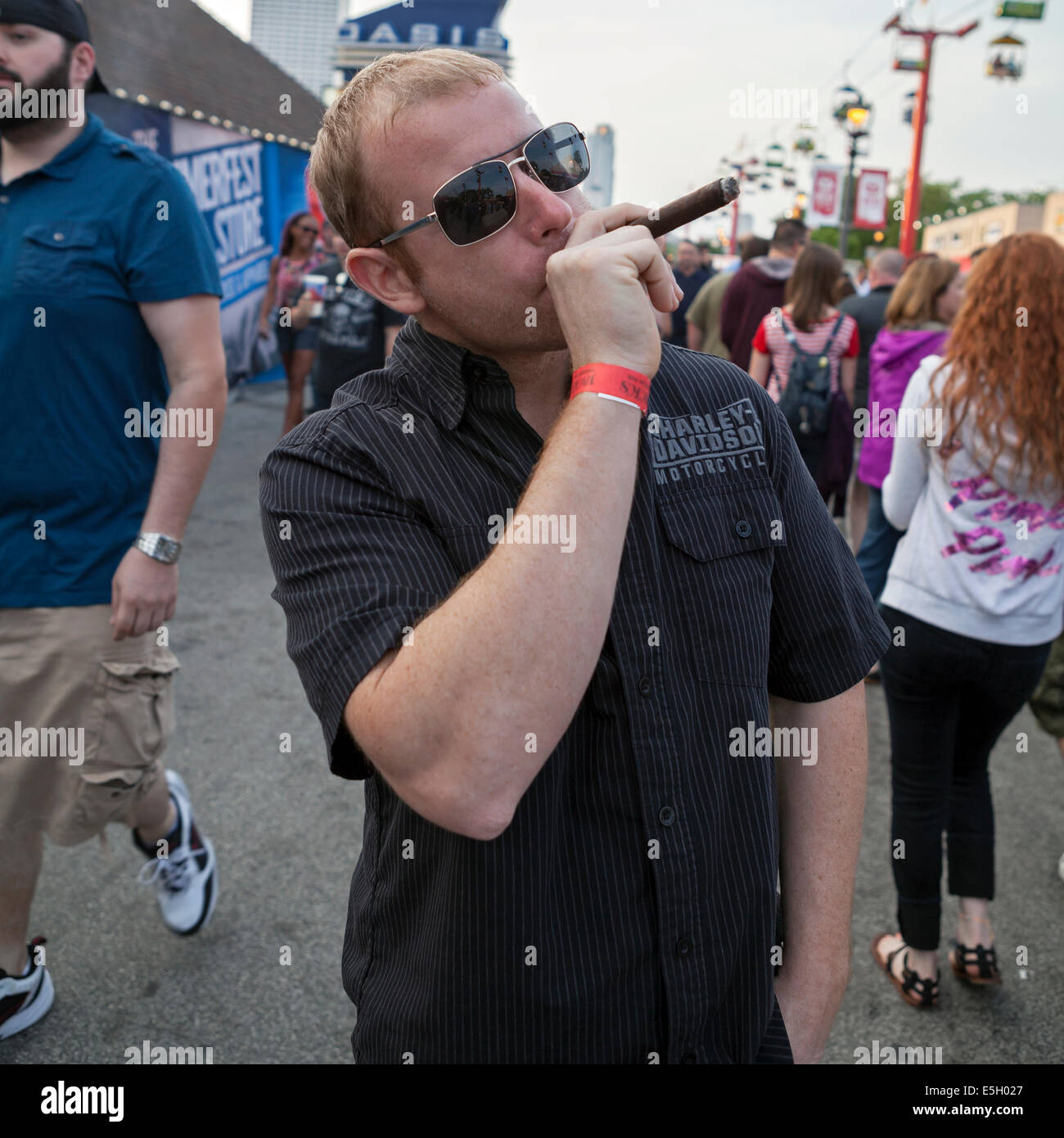 People enjoying Summerfest in Milwaukee, Wisconsin, USA Stock Photo - Alamy