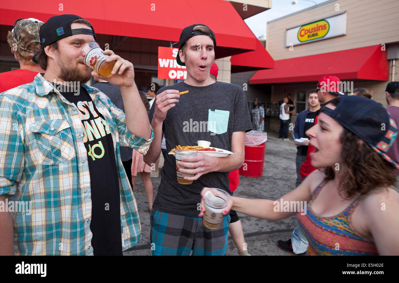 People enjoying Summerfest in Milwaukee, Wisconsin, USA Stock Photo - Alamy