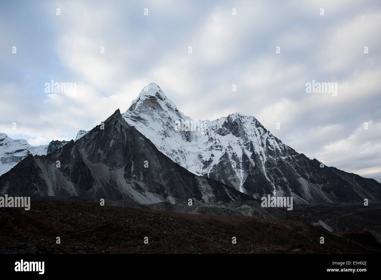 Amphu Gyabjen Mountain in the Everest Region of Nepal Stock Photo - Alamy
