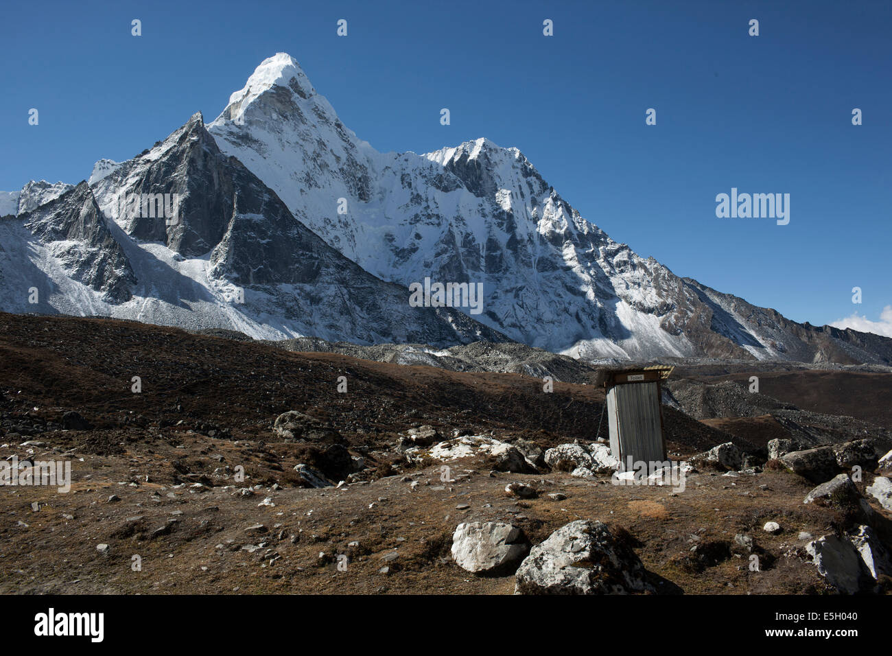 Amphu Gyabjen Mountain in the Everest Region of Nepal Stock Photo - Alamy