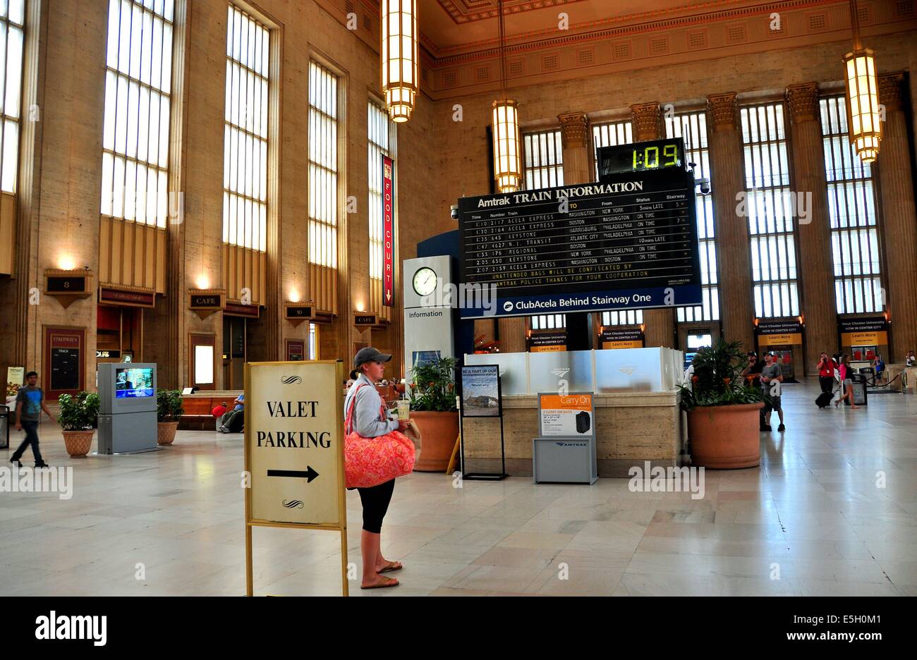 Philadelphia, Pennsylvania: The main hall at AMTRAK'S 30th Street train ...