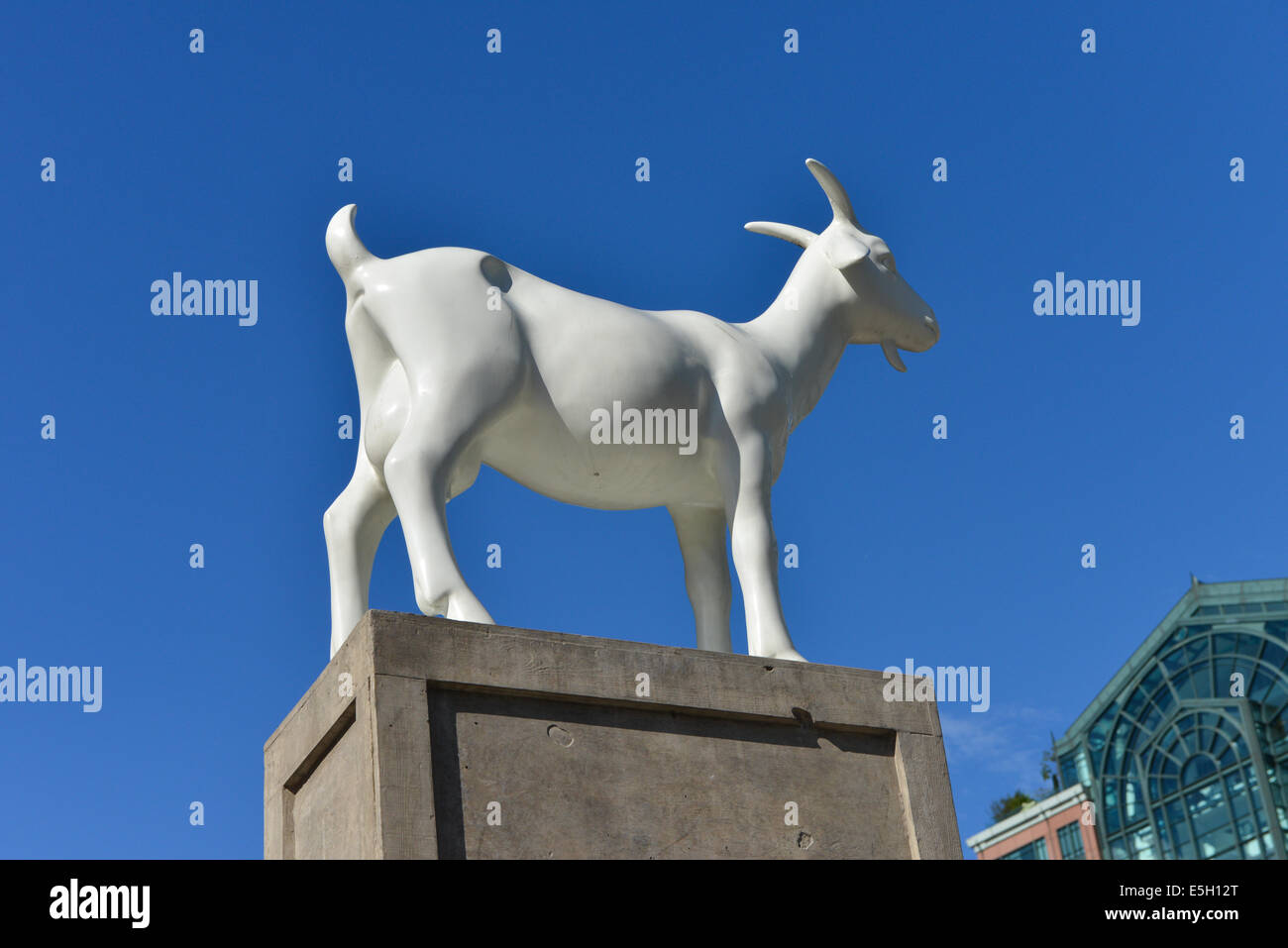 KENNY HUNTER Goat statue Bishops Square Spitalfields Sculpture Prize ...