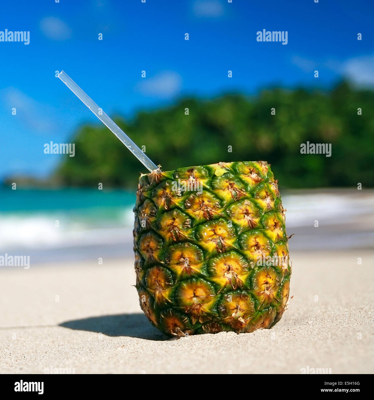 Pina colada on caribbean beach of Atlantic ocean Stock Photo - Alamy