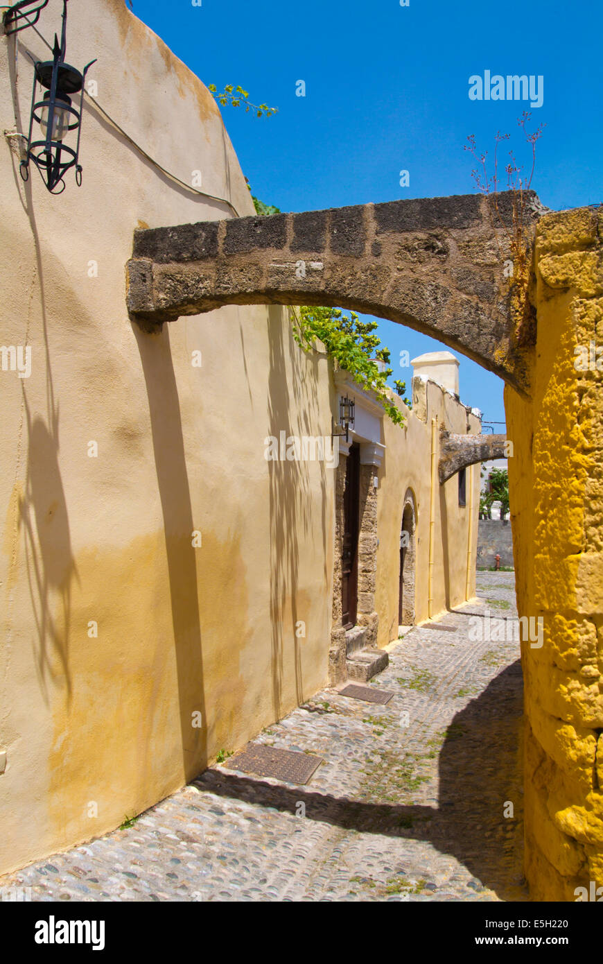 Backstreets of old town, Jewish quarter, Rhodes town, Rhodes island ...