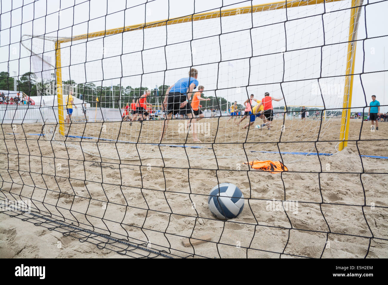 Girls net ball playing team hi-res stock photography and images - Alamy