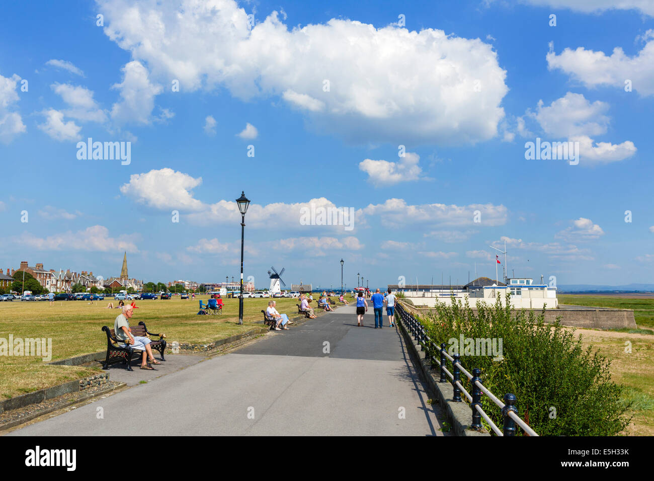 The promenade overlooking the Ribble Estuary at Lytham, Lytham St Annes ...
