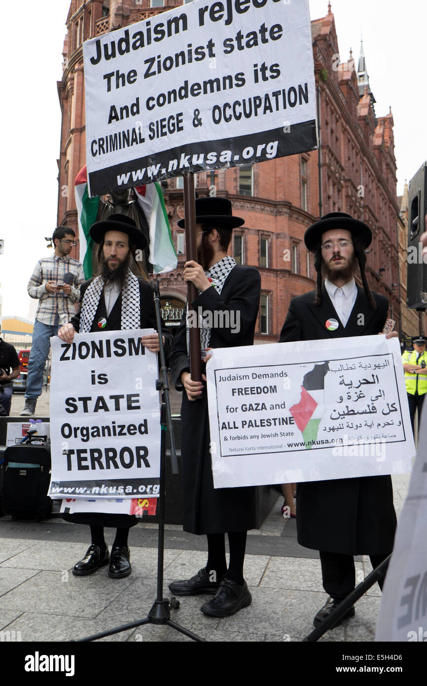 Nottingham, UK. 31st July, 2014. Palestine solidarity campaign march ...