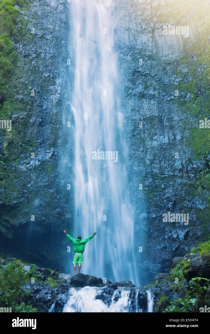 Base of waterfalls hi-res stock photography and images - Alamy