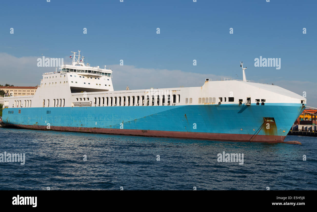 Bulk car carrying ship hi-res stock photography and images - Alamy