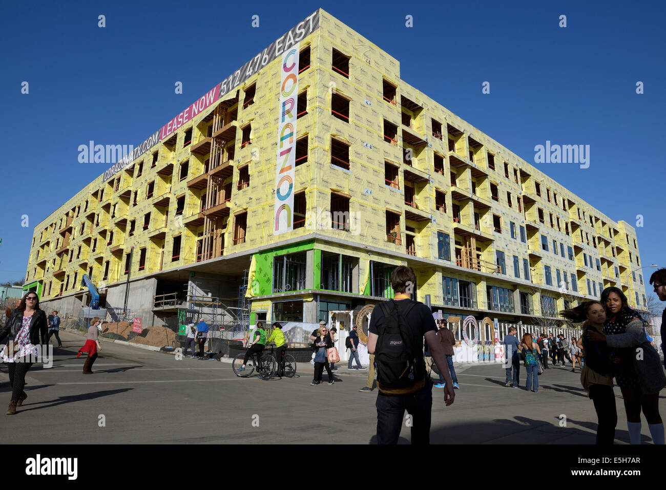 austin texas street apartments construction housing Stock Photo - Alamy