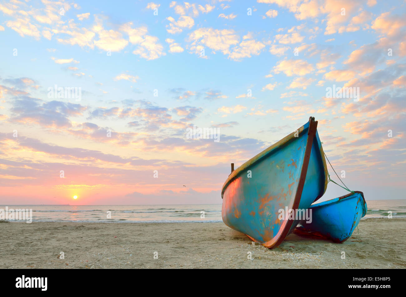 Blue fishing boat hi-res stock photography and images - Alamy