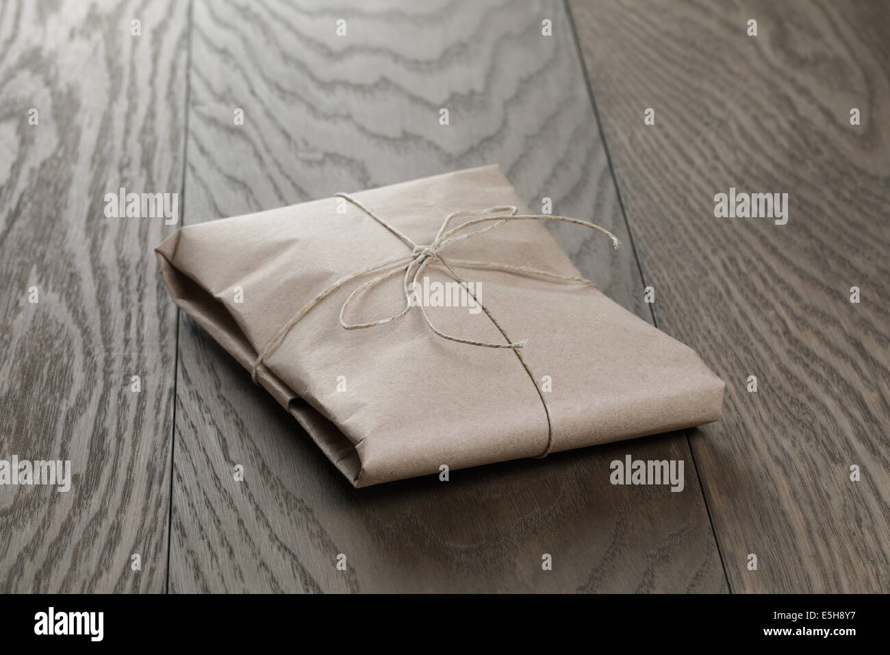 Vintage parcel hi-res stock photography and images - Alamy