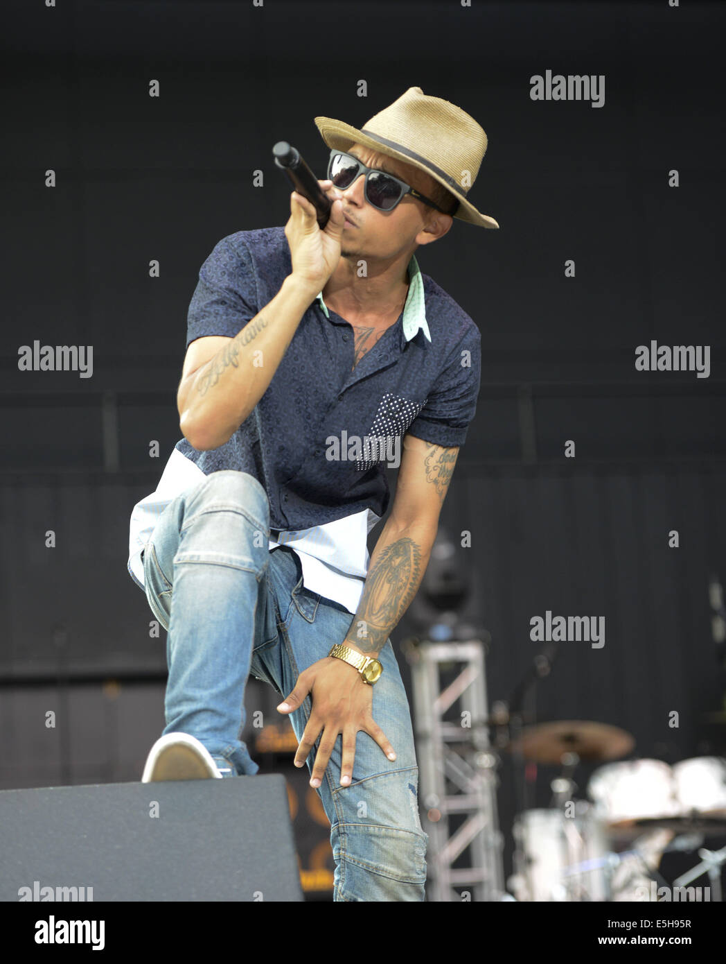 Singer sebastian mikael hi-res stock photography and images - Alamy