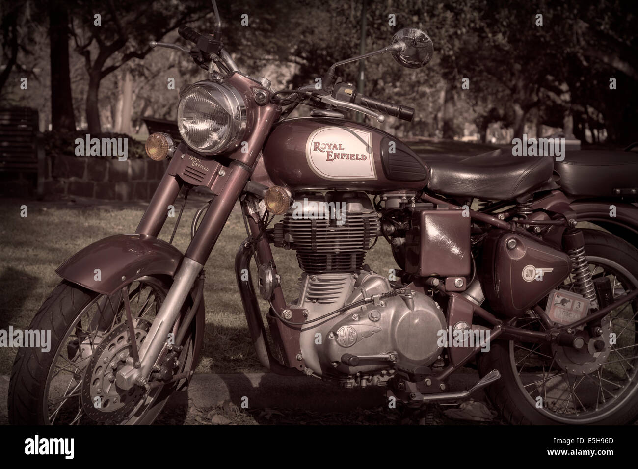 Royal enfield vintage motorbike hi-res stock photography and images - Alamy