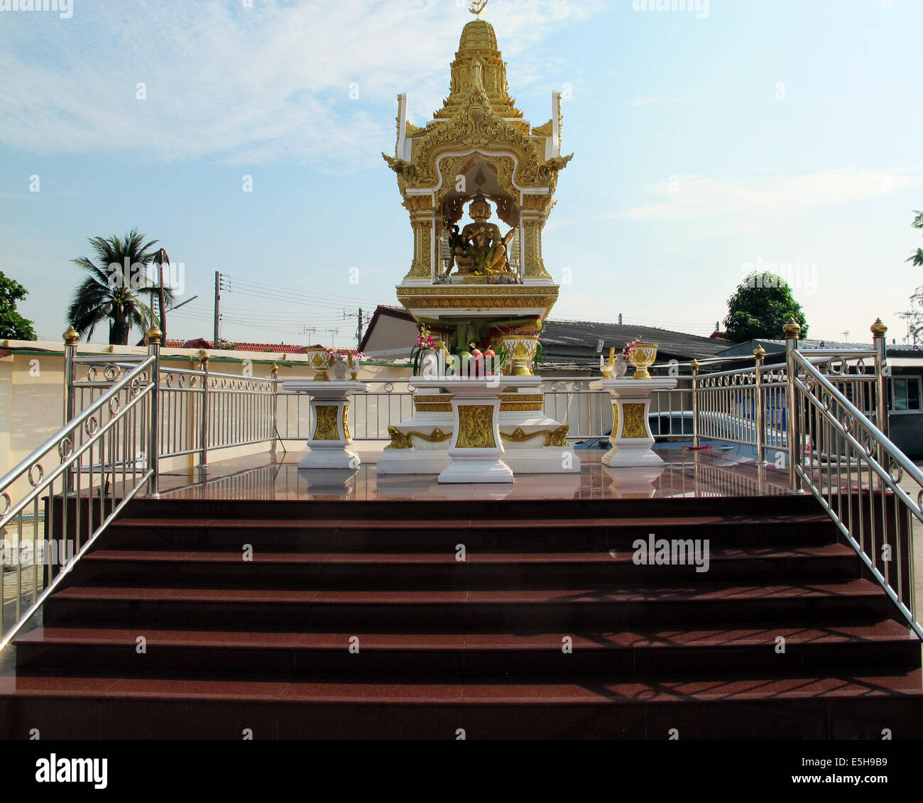 Spirit house or San phra phum at Thailand Stock Photo - Alamy