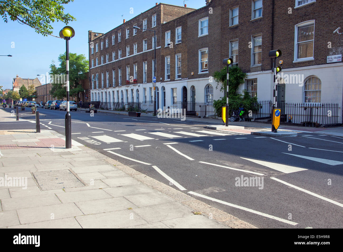 Zebra crossing white yellow lines hi-res stock photography and images ...