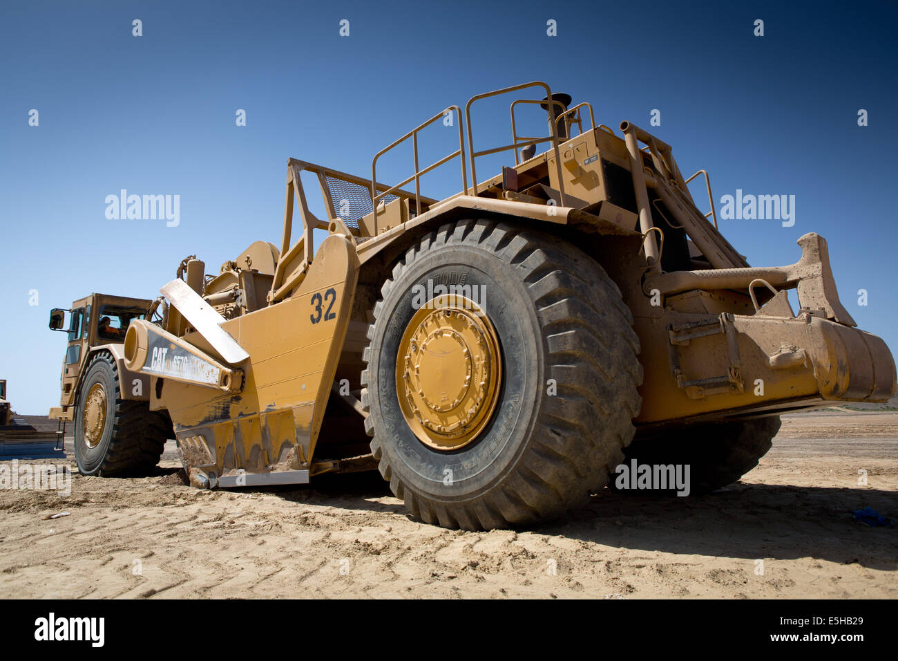 Caterpillar scraper hi-res stock photography and images - Alamy