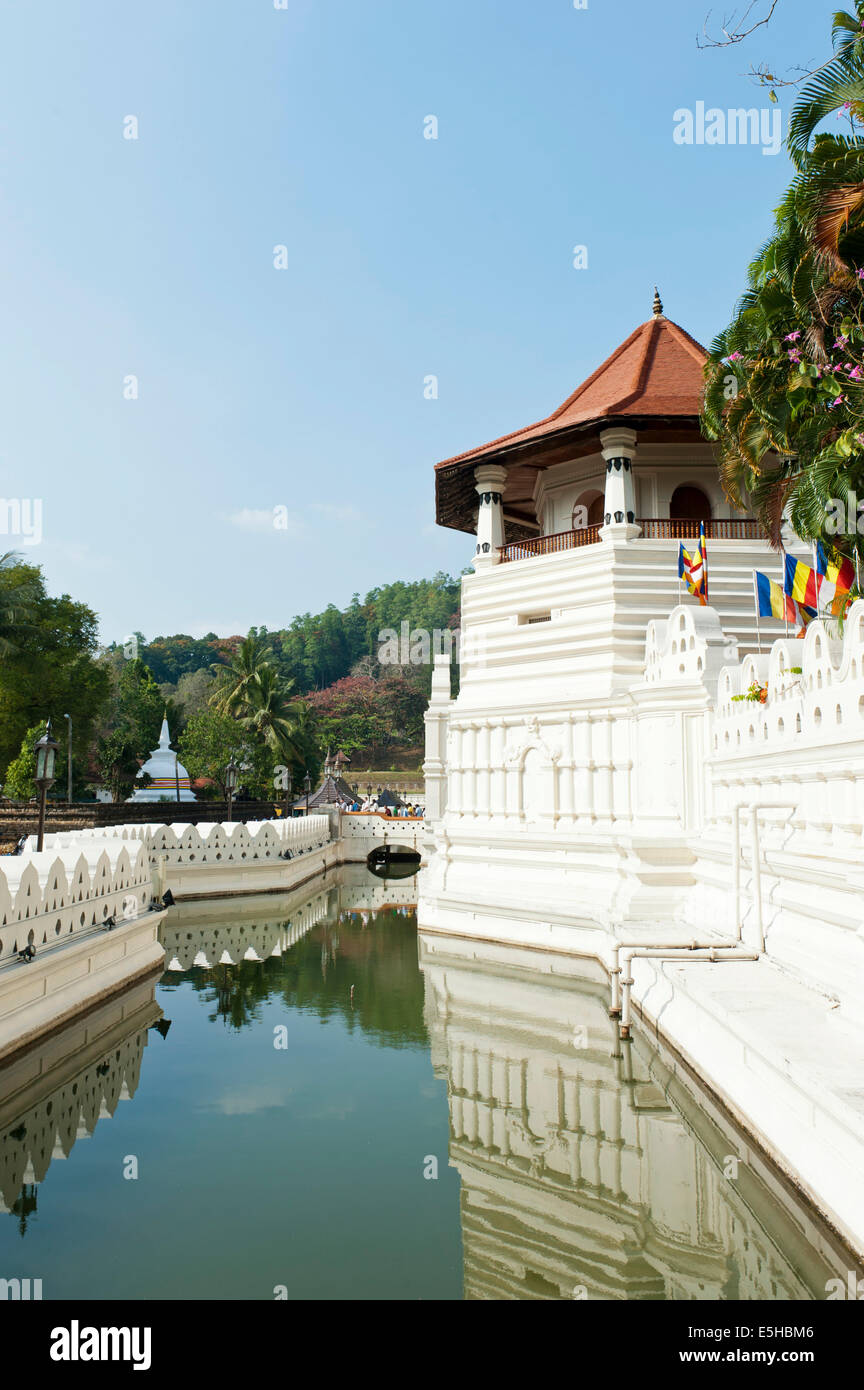 Temple of the Tooth, Sri Dalada Maligawa, wall and moat, Kandy, Sri ...