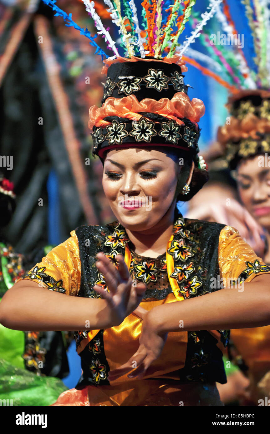 Indonesian mask hi-res stock photography and images - Alamy