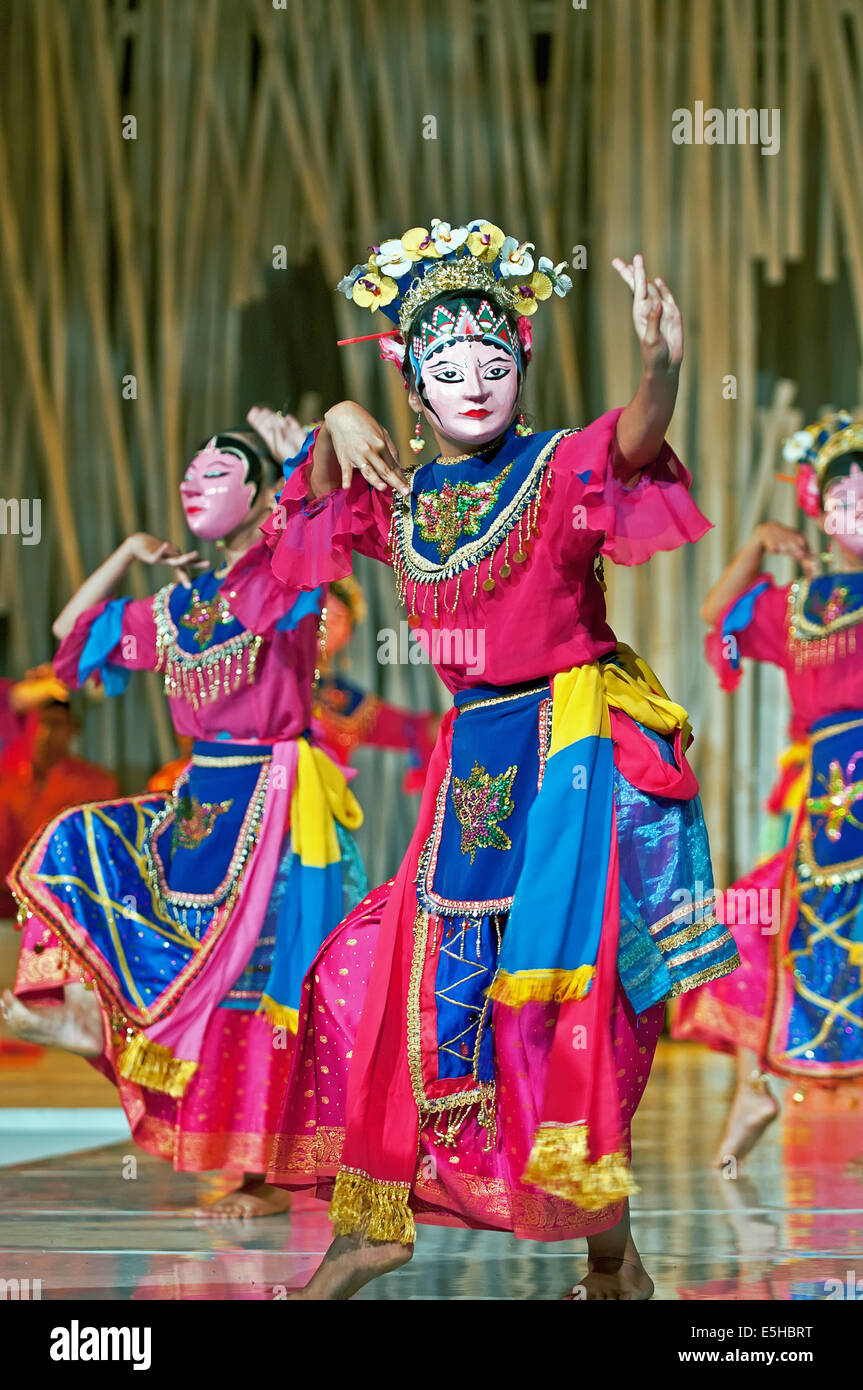 Female dancer dancing face mask hi-res stock photography and images - Alamy