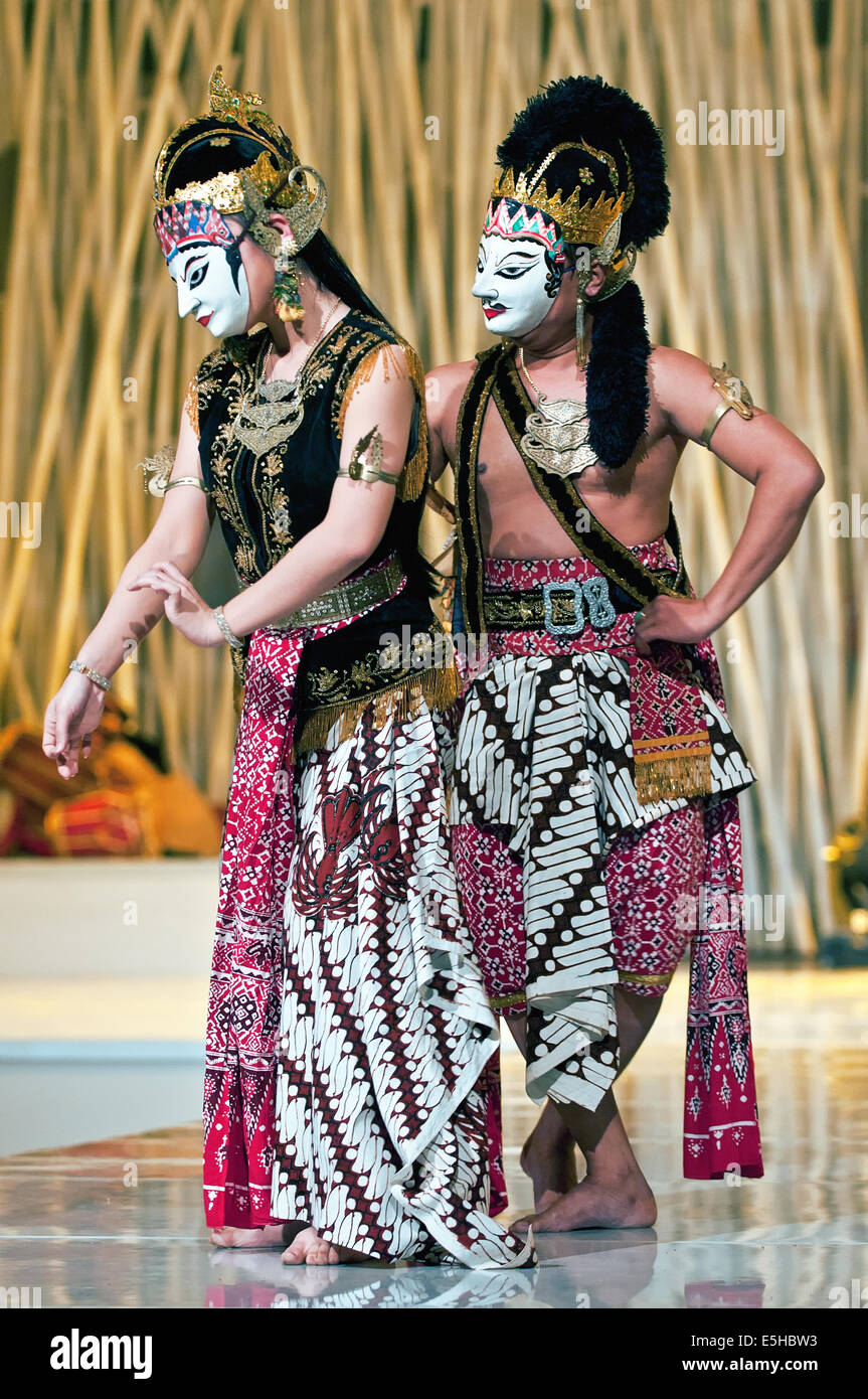 Indonesian wooden mask hi-res stock photography and images - Alamy