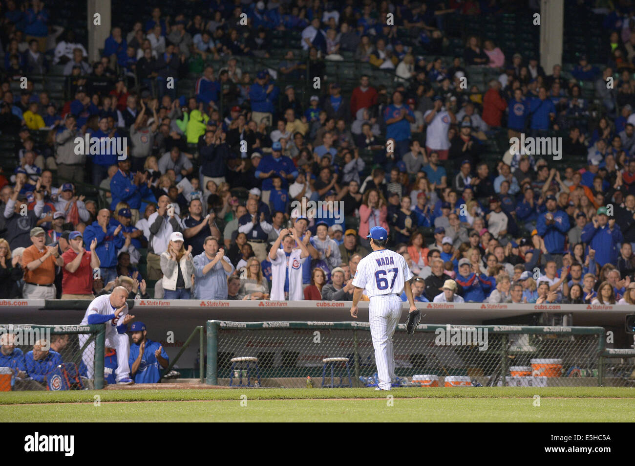 Chicago cubs first base coach hi-res stock photography and images - Alamy