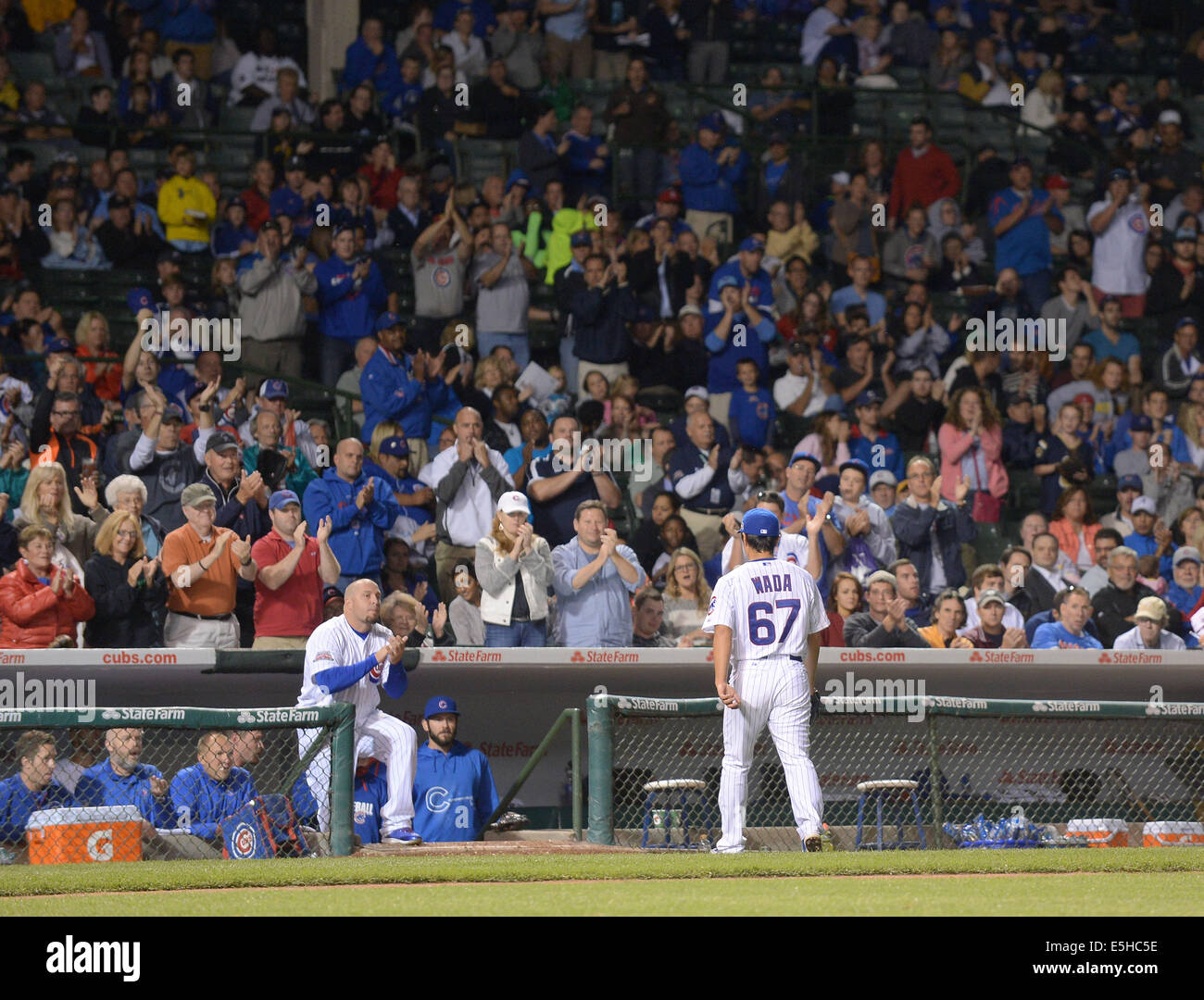 Chicago cubs first base coach hi-res stock photography and images - Alamy