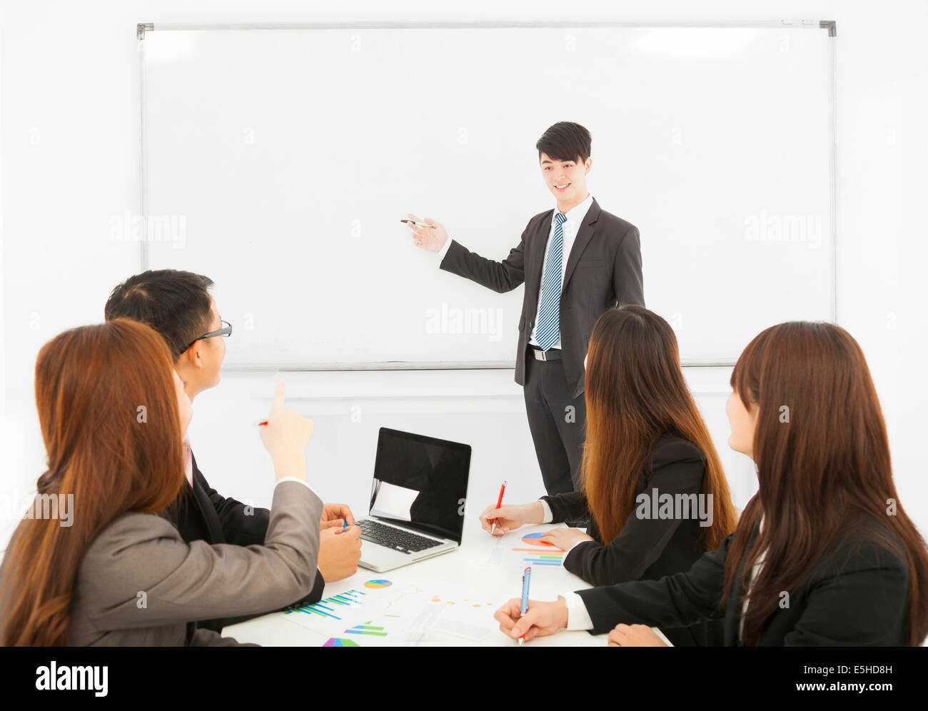 Presentation man hi-res stock photography and images - Alamy