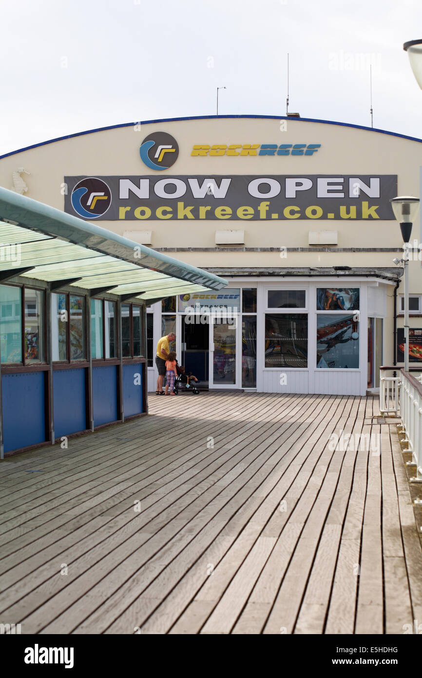 Rock reef hi-res stock photography and images - Alamy