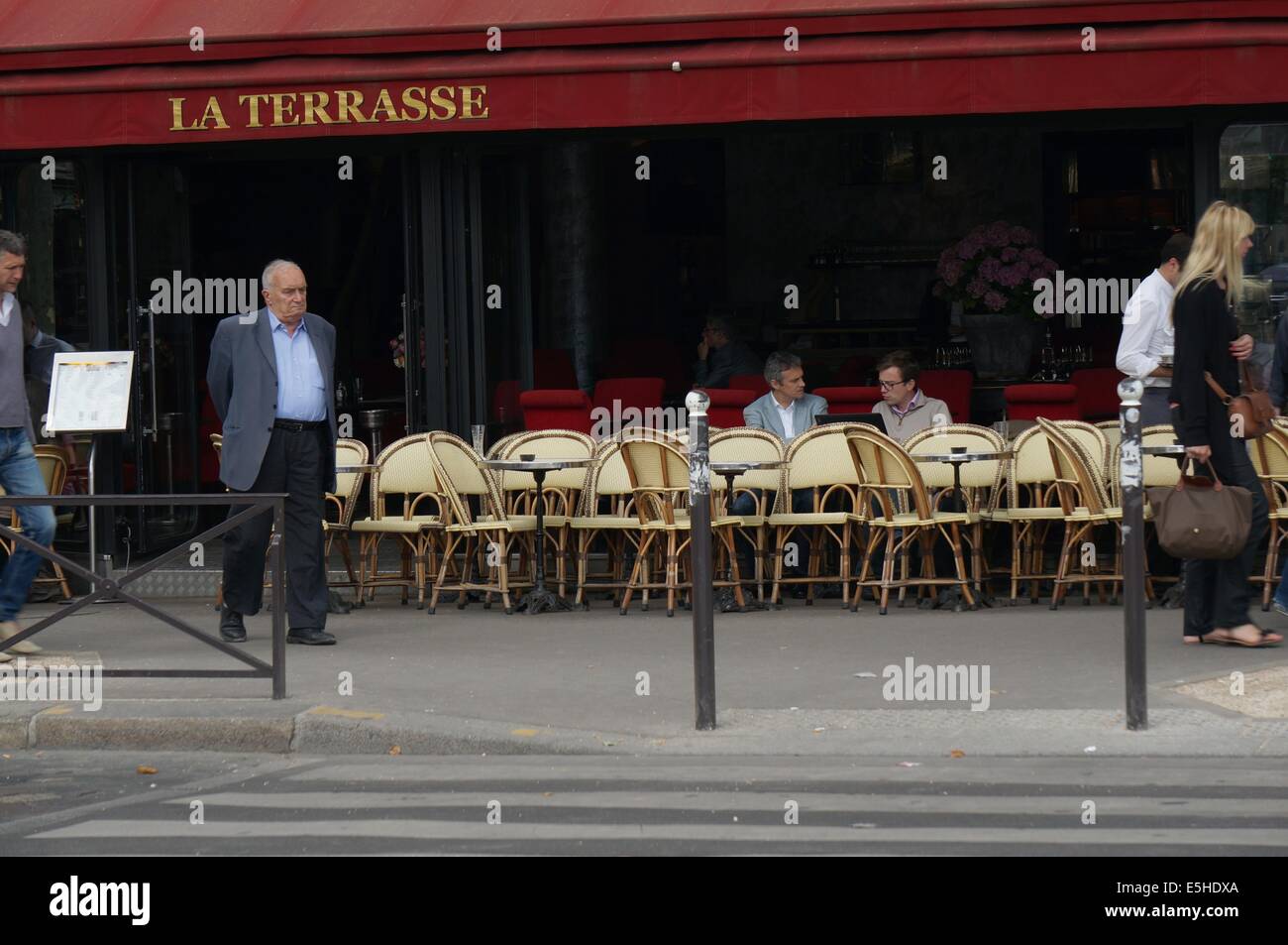 Cafe Paris La Terrasse Stock Photo - Alamy
