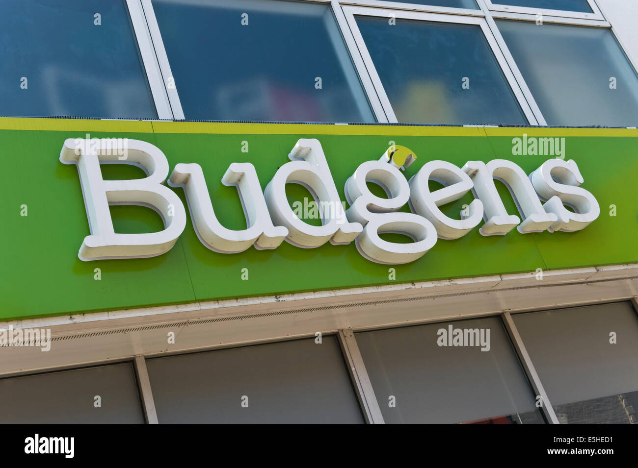 Exterior with sign of BUDGENS supermarket at Whitstable Kent England UK ...