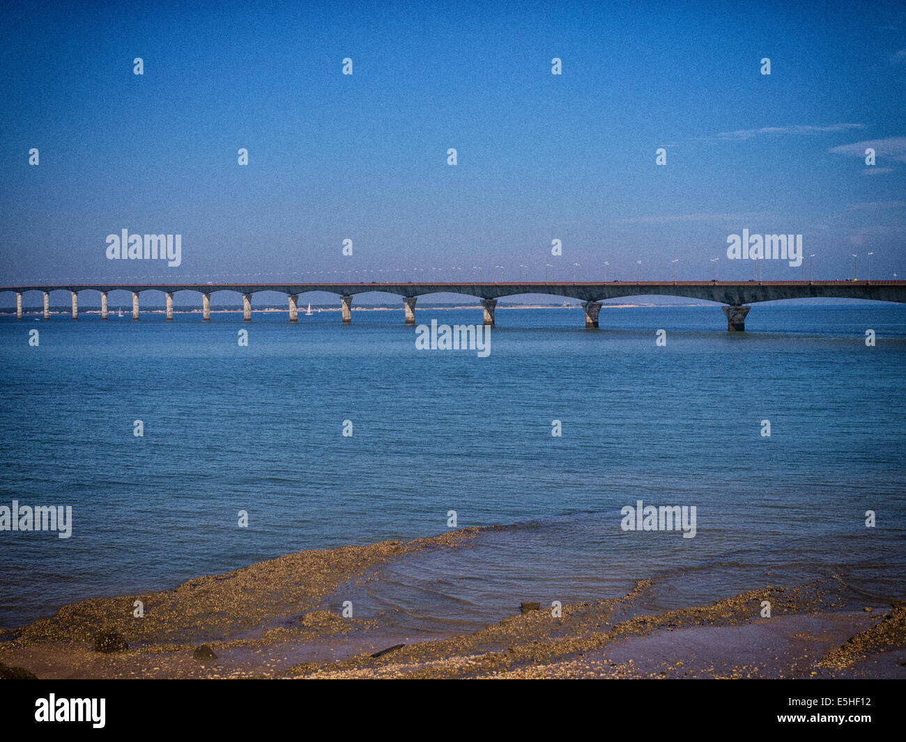 Ile de re bridge hi-res stock photography and images - Alamy