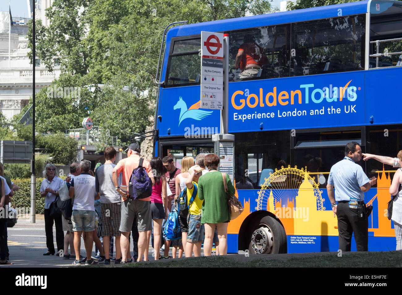 London golden tours bus hi-res stock photography and images - Alamy