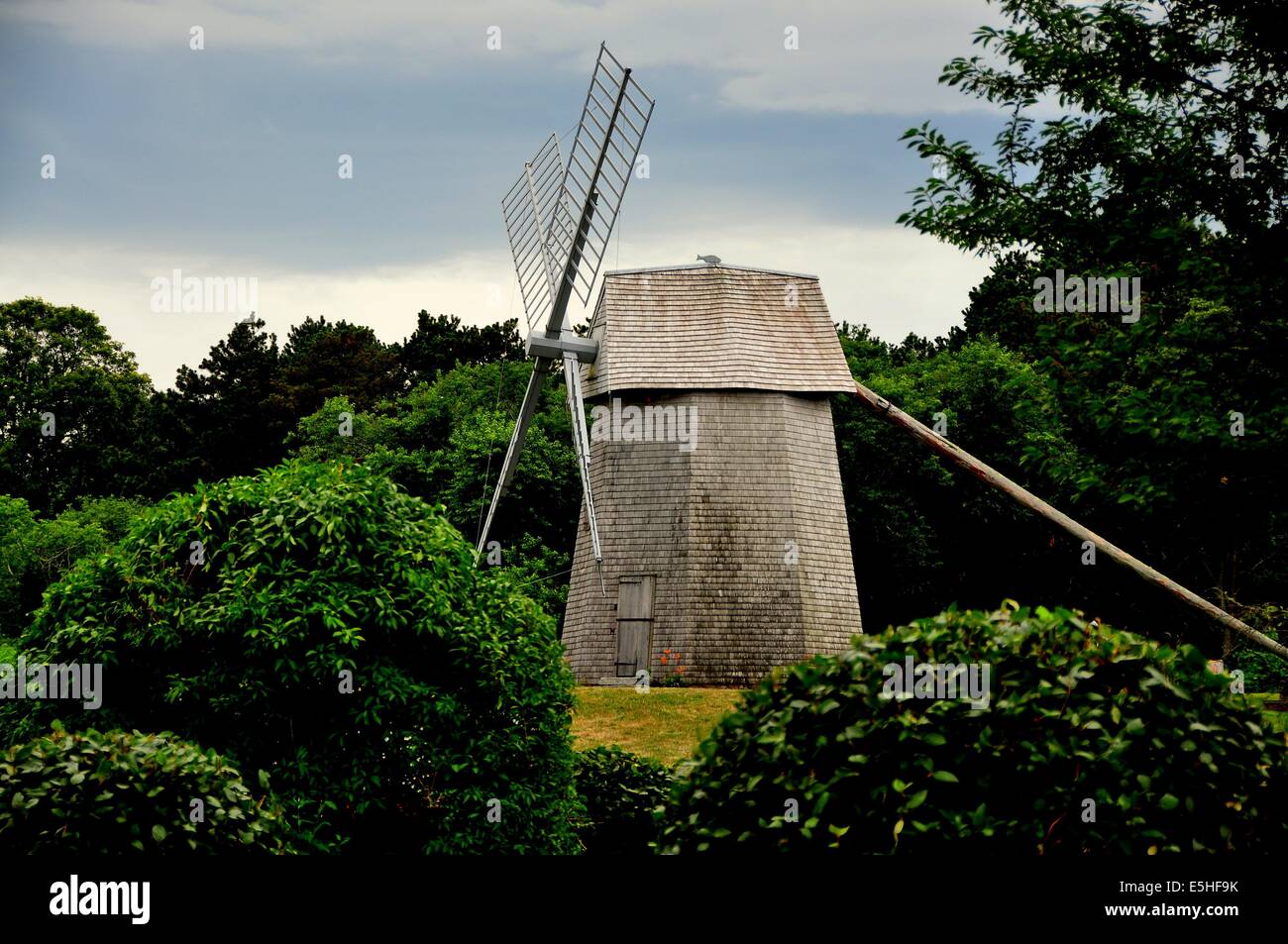 BREWSTER (CAPE COD), MASSACHUSETTS: The 18th century wooden Higgins ...