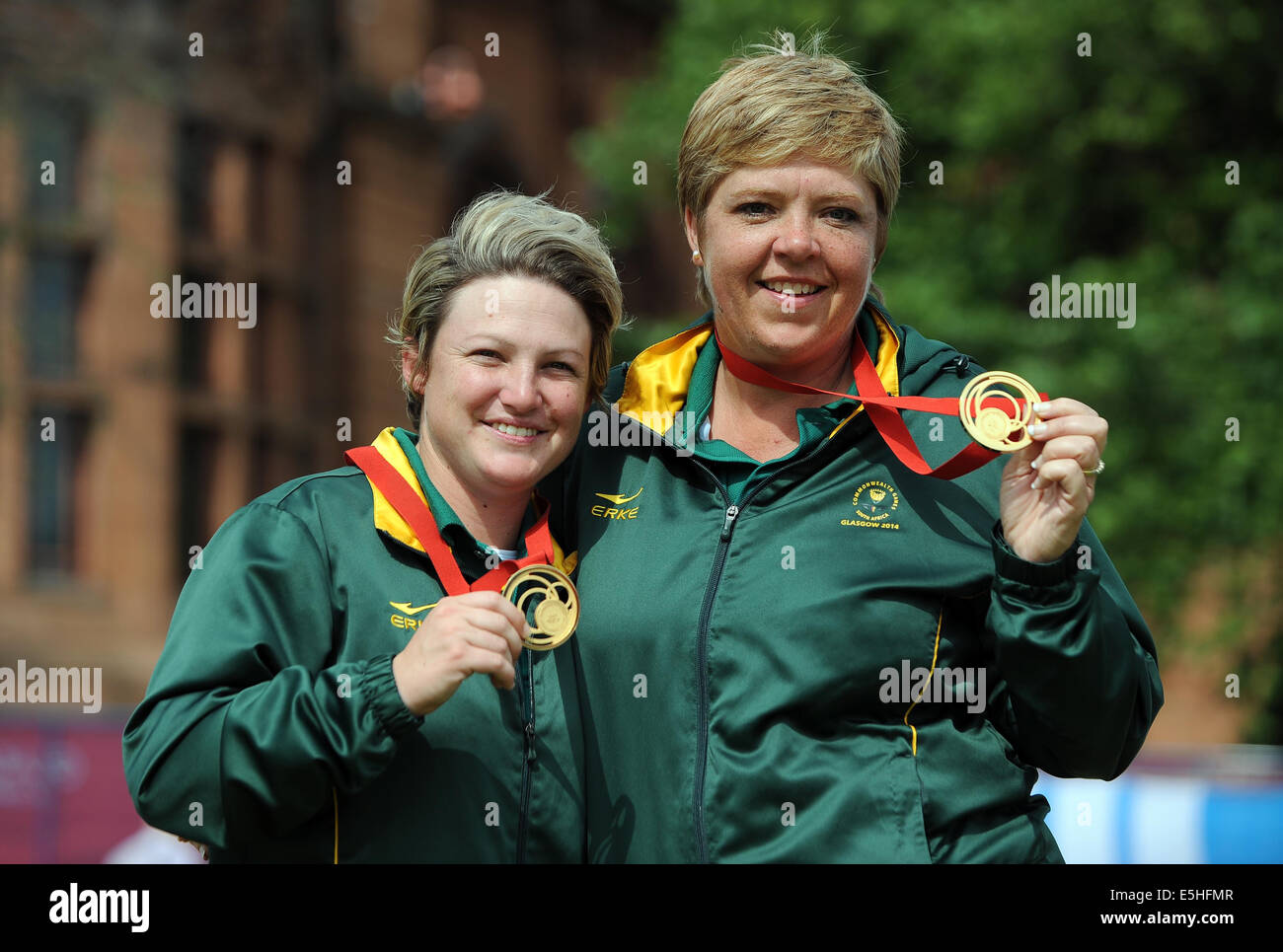 TRACY-LEE BOTHA & COLLEEN PIKE LAWN BOWLS KELVIN GREEN GLASGOW SCOTLAND ...