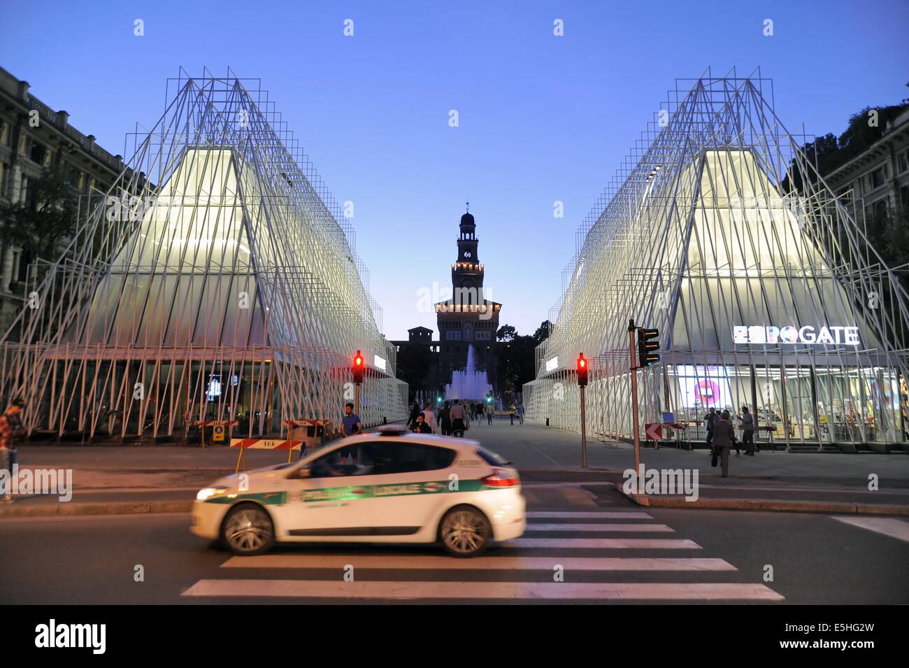 Expo milano gate hi-res stock photography and images - Alamy