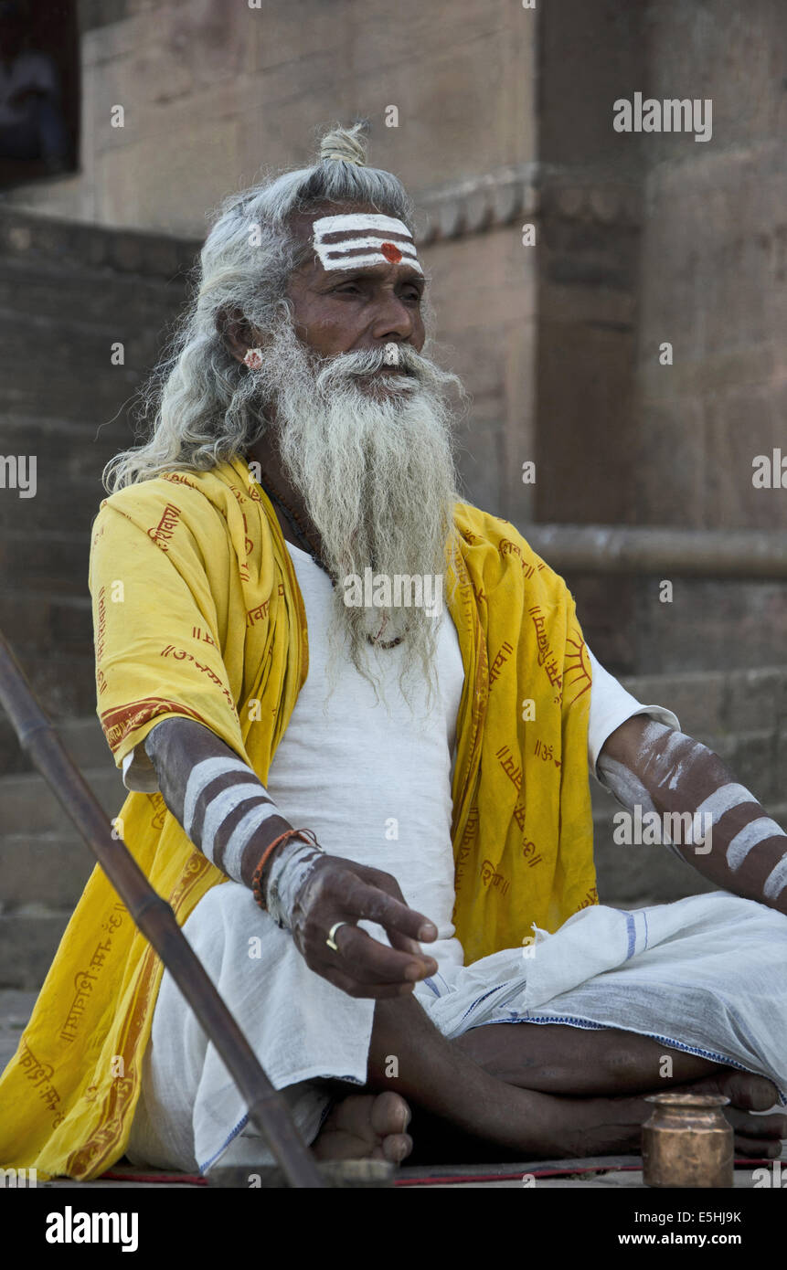 Indian old sadhu baba hi-res stock photography and images - Alamy