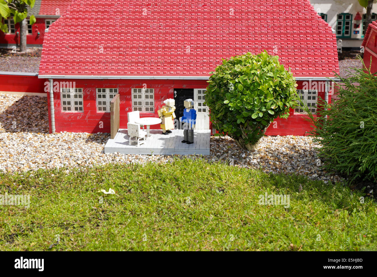 Blocks house outside patio people plastic roof table lego hi-res stock ...