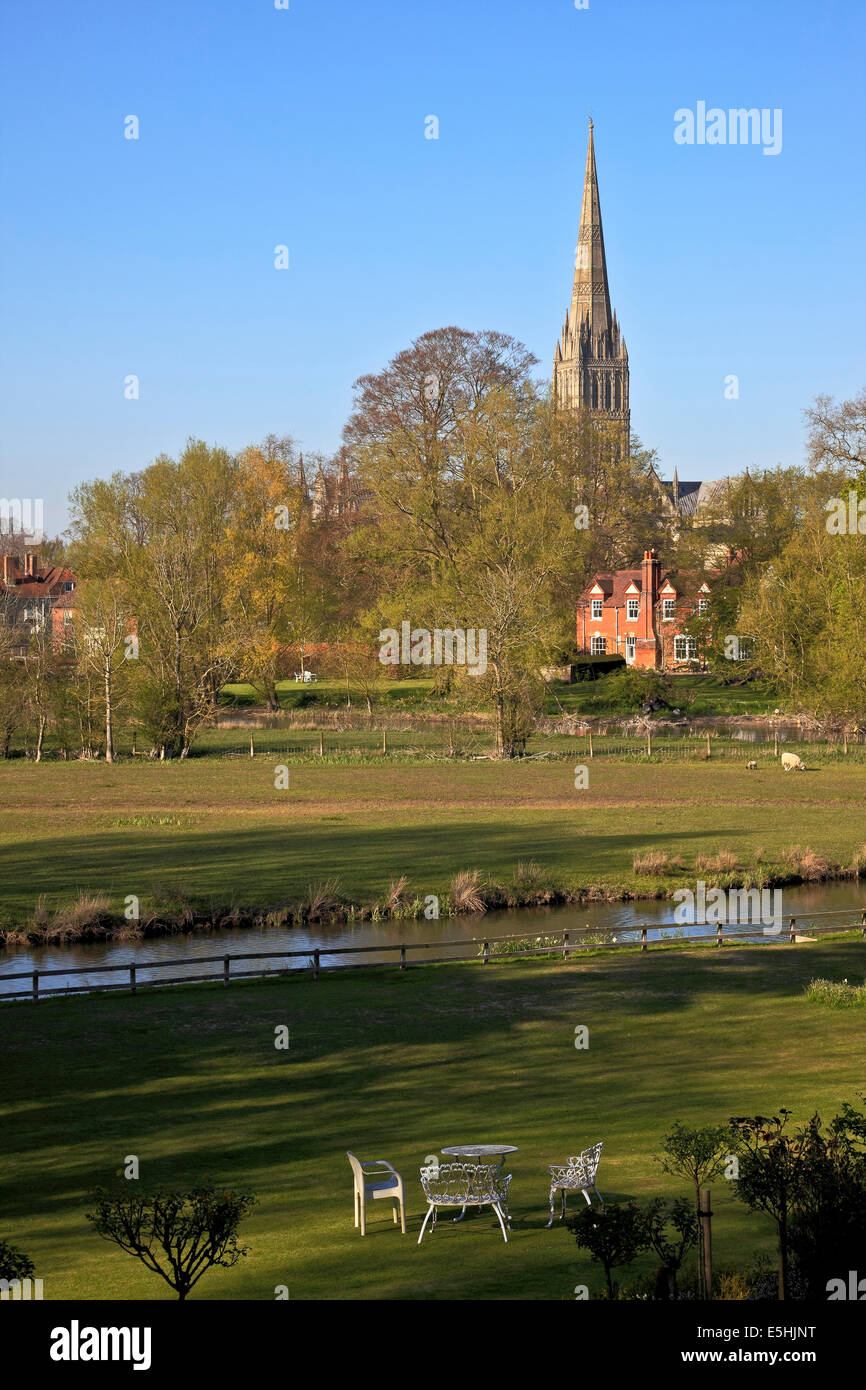 9620. The Cathedral & River Nadder, Salisbury, Wiltshire Stock Photo ...