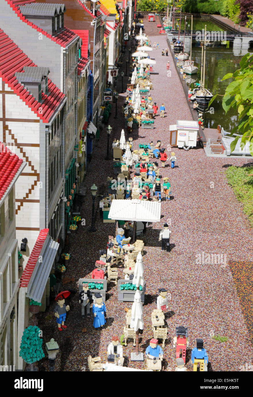 Lego city building hi-res stock photography and images - Alamy