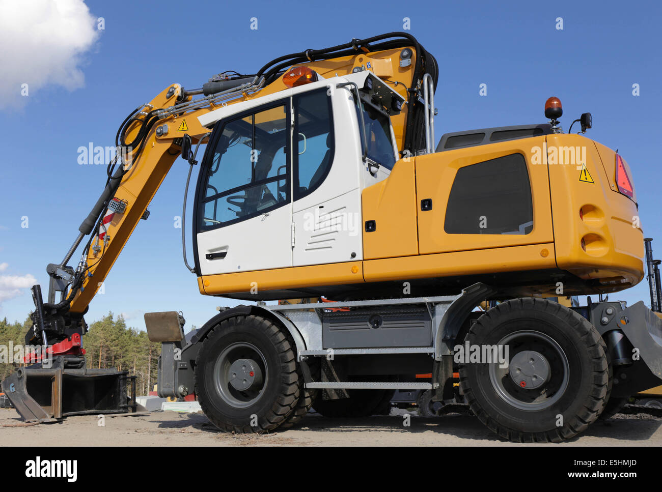 Big excavator hi-res stock photography and images - Alamy