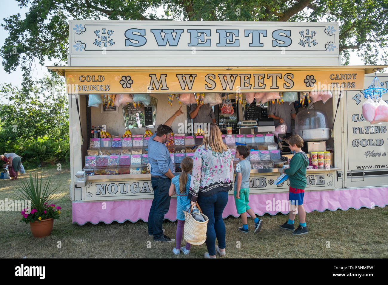 Sweet stall hi-res stock photography and images - Alamy