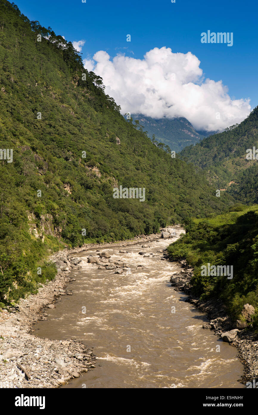 Eastern Bhutan, Kuri Chhu river flowing through Lhuentse Valley north ...