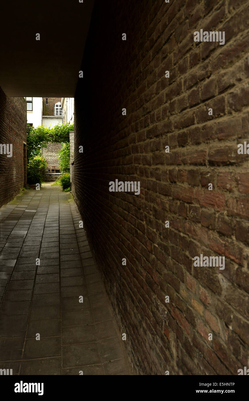 Covered alleyway hi-res stock photography and images - Alamy